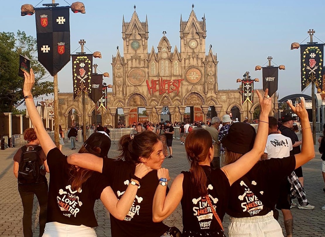 Love sHELLter au Hellfest : La SPA et les metalleux s'unissent pour la protection animale